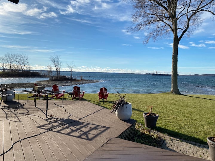 Wolfe Island Escape - Gananoque