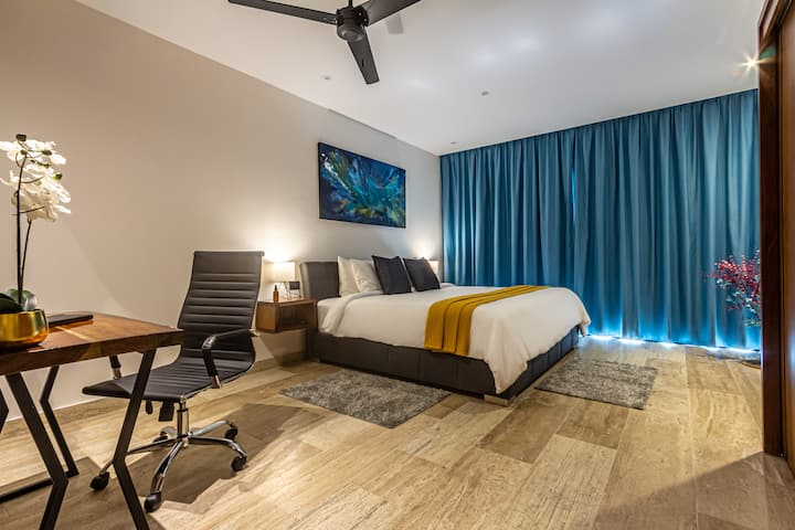 Beauty Blue / Bello Azul - Riviera Maya