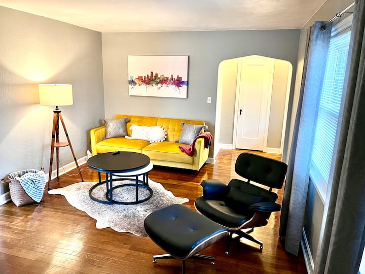 Kc North House, Sleeps 5, Pets Ok! Parks! Trails! - Kansas City, MO