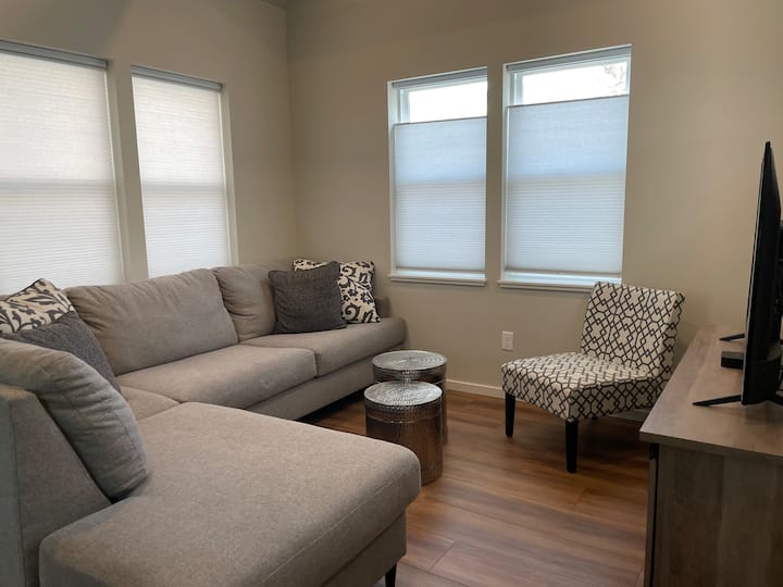Cozy Modern Cottage - Oregon Shakespeare Festival