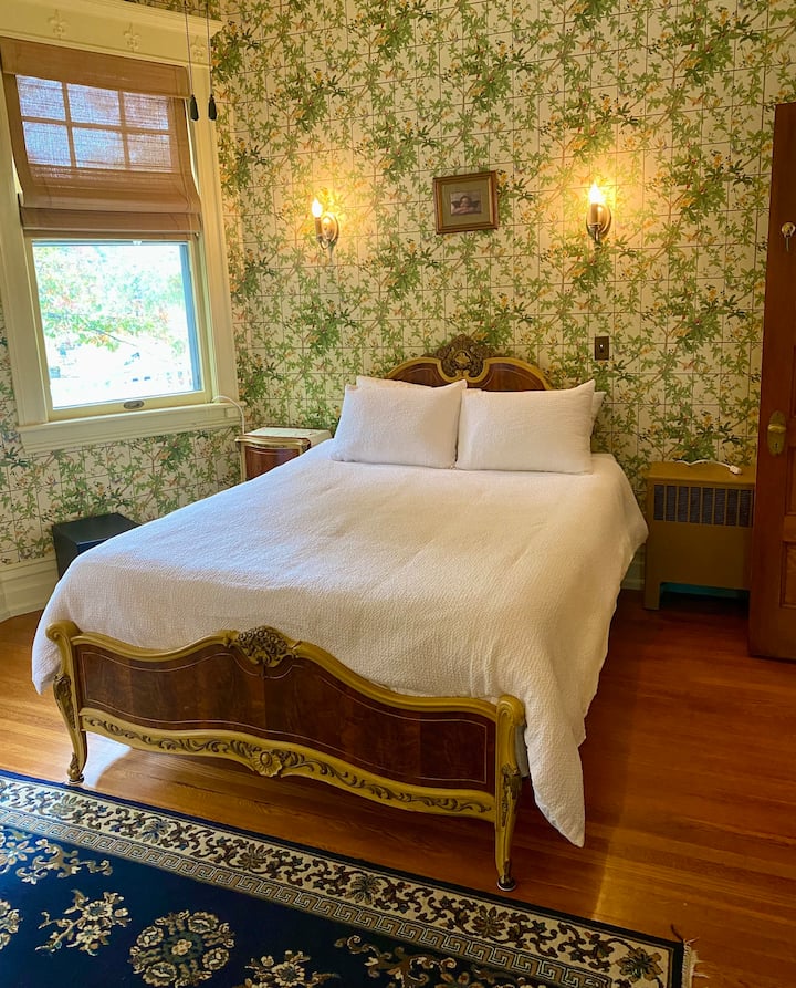 Warfield House Yellow Room - Elkins, WV