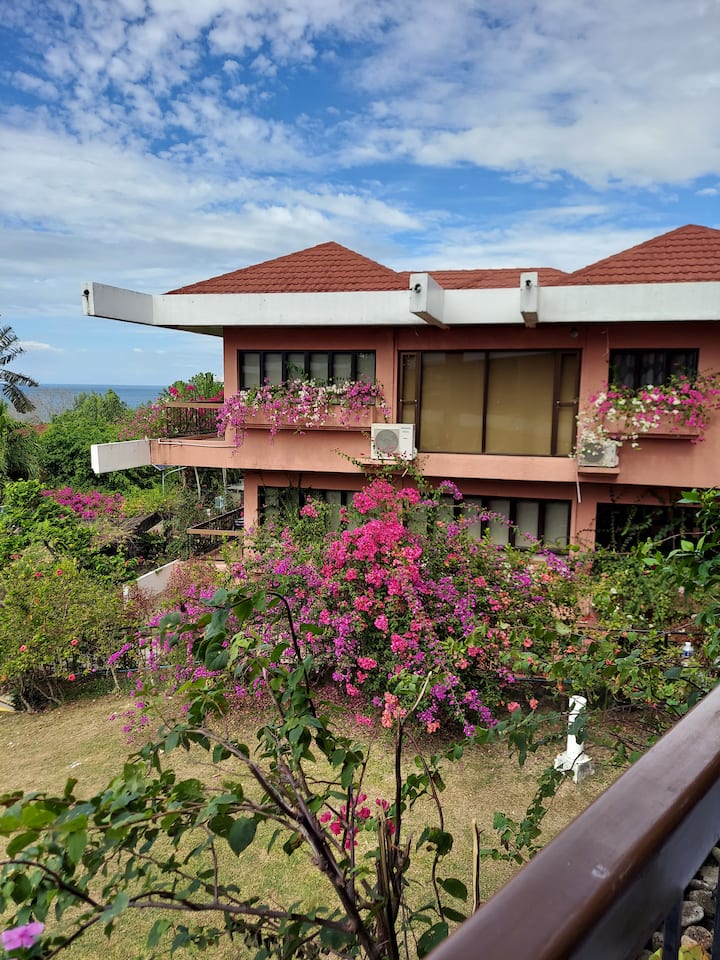 3-story Townhouse Near Beach - Maragondon