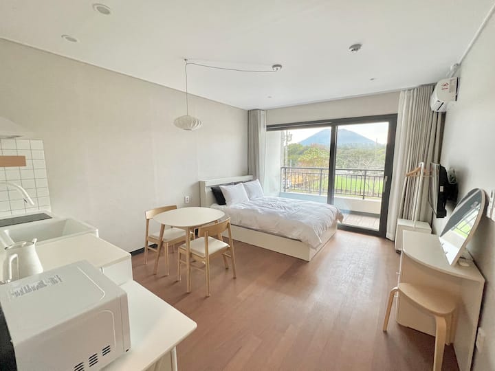 스테이다랑쉬, 침대 하나(침대 창가 붙이기 요청 가능) - Ciudad de Jeju