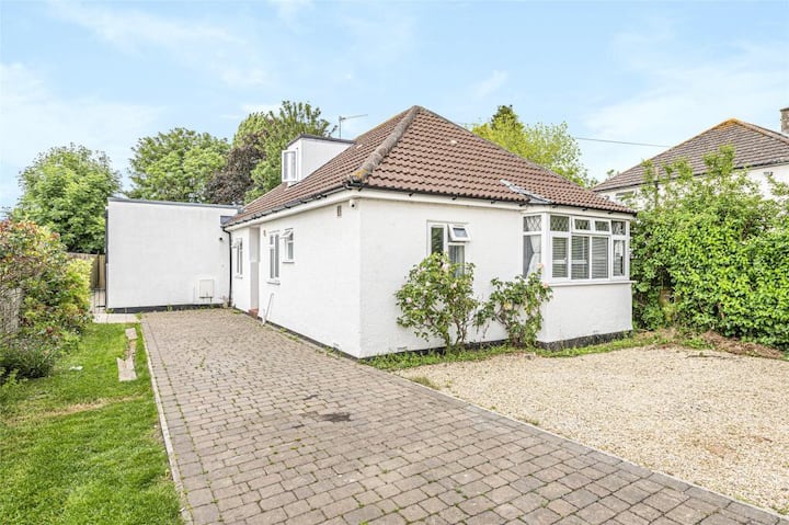Large 4 Bedroom Bungalow - Chepstow