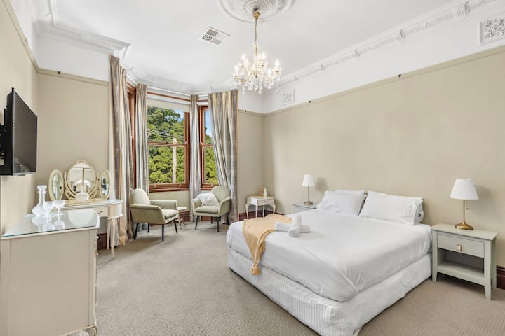 Luxury Apartment In Mansion - Newcastle