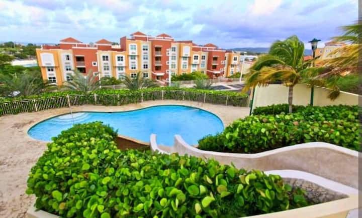 Oceanview Condo W/pool, Gym, And Tennis Court - Fajardo