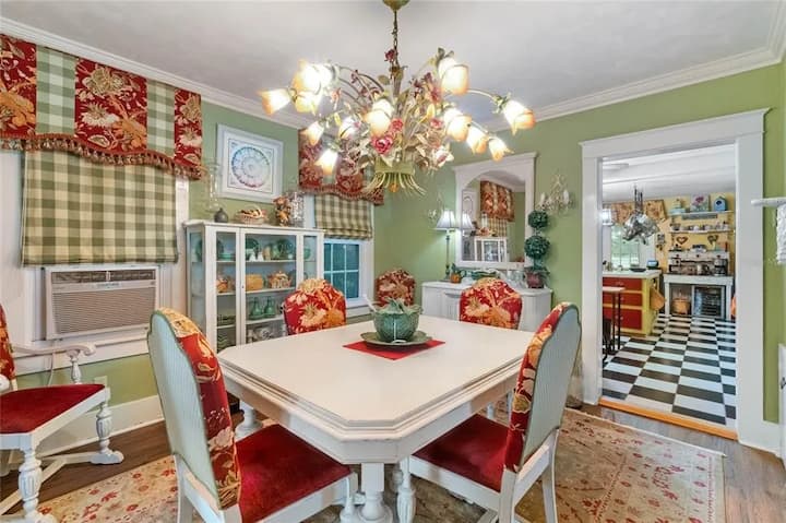 Cozy & Unique Historic Home - Mount Dora, FL