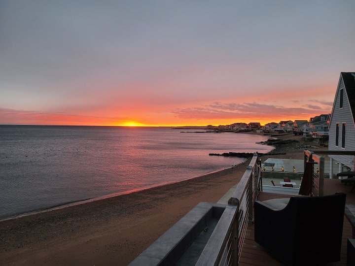 Large Modern Waterfront House - Connecticut