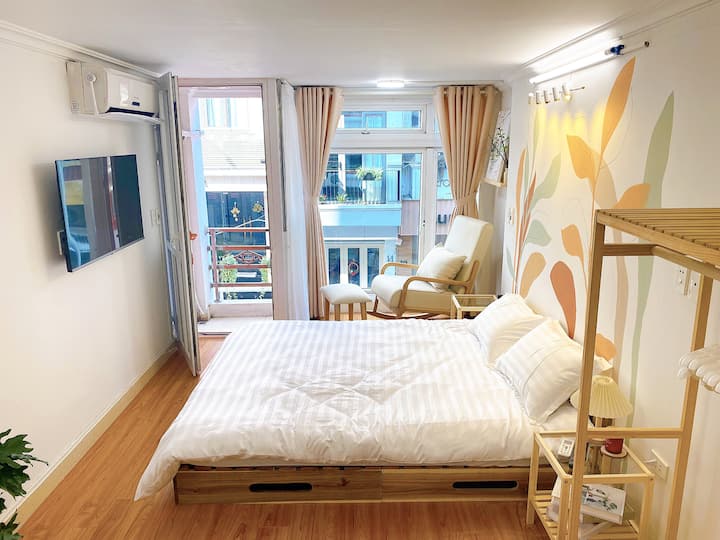 Best Deal 1br Studio W/balcony @Old Quarter - China