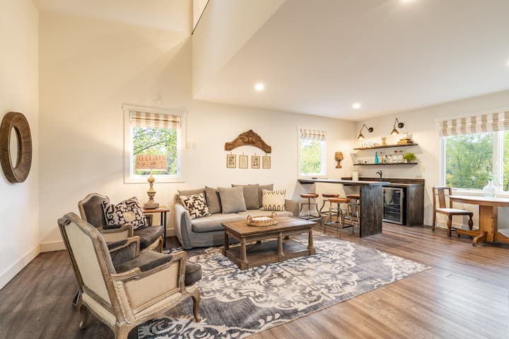 Creekside Carriage House - 2 Blocks From Main St. - Fredericksburg, TX