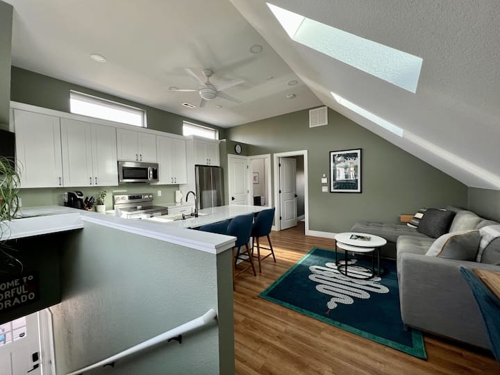 City Park Guesthouse W/ Skyline View - Five Points - Denver