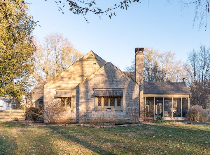 The Holland House - Springfield, MO