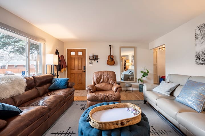 Downtown Creekside Home - Boulder, CO