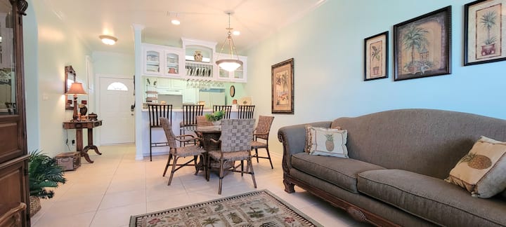 * 2nd Floor  * Sleeps 8 * Pool *Walkable Location - South Padre Island