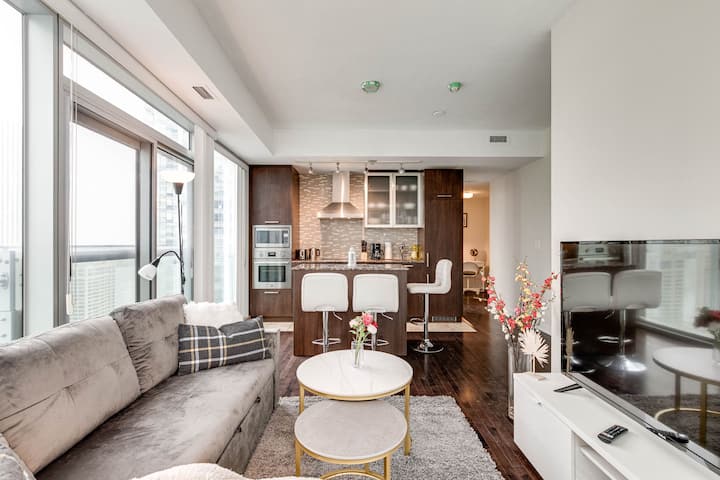 Modern 2br 1.5ba + Free Parking, Cn Tower, Jays! - Toronto