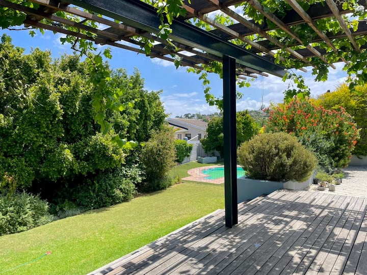 Cabernet Avenue - Somerset West