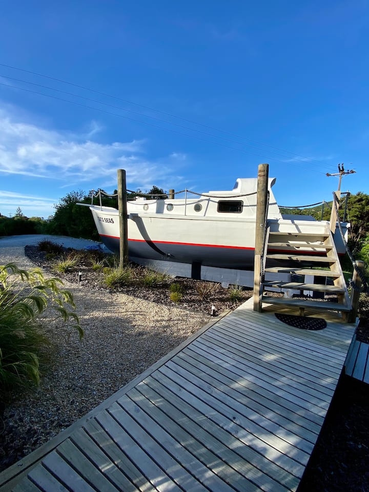 Tata Sails - 200m Walk To Beach - South Island