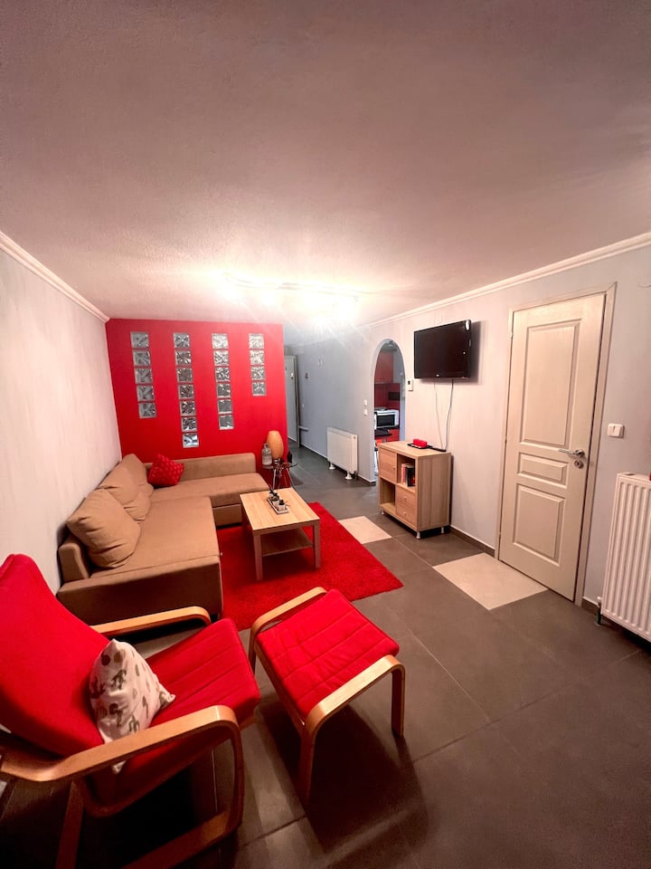 Red Apartment - Науса