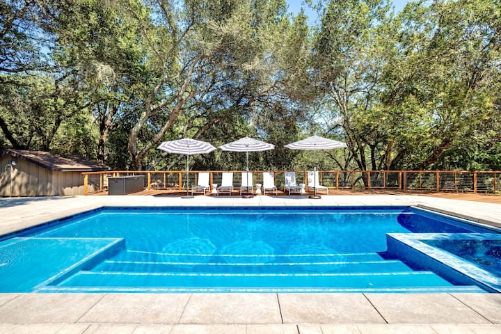 Sonoma Sky: Luxury Pool & Views, Newly Remodeled - Calistoga, CA