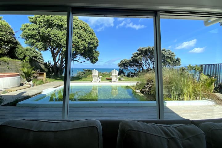 Beach Holiday With Superb Ocean And Island Views - Paraparaumu