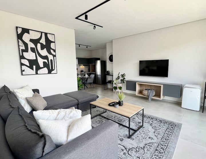 Modern Stellenbosch Apartment In Central Location - Stellenbosch