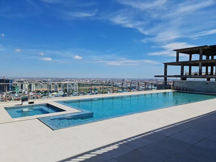 Time Square2, 1br, Sky Pool, Center Of Phnompenh - Phnom Penh