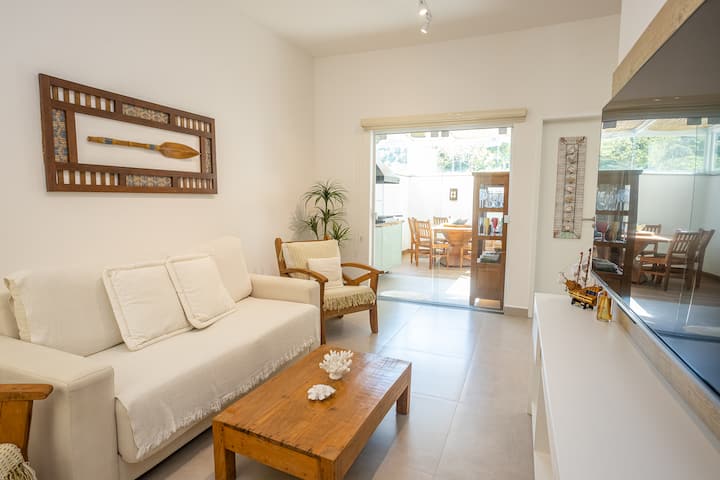 Casa Na Praia De Santiago Em Condomínio Fechado. - São Sebastião