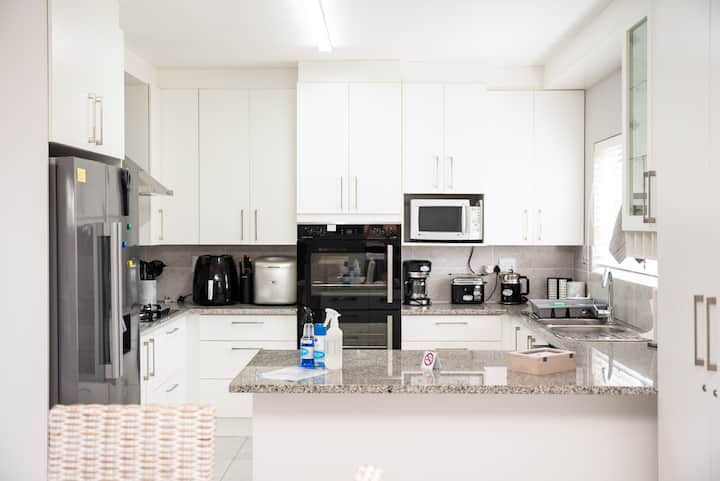 Settle Inn Self Catering Accommodation Unit 6 - Port Elizabeth