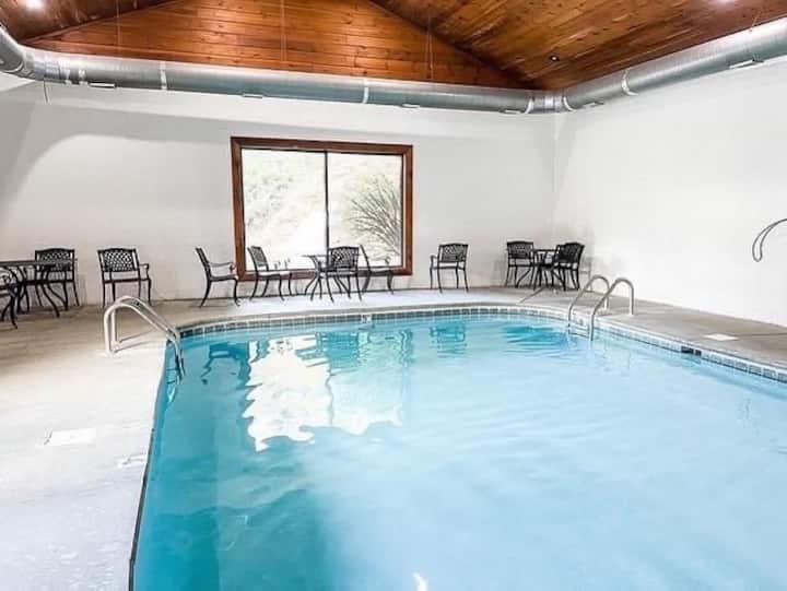 Indoor Resort Pool + Free Mini Golf + Hottub - Pigeon Forge