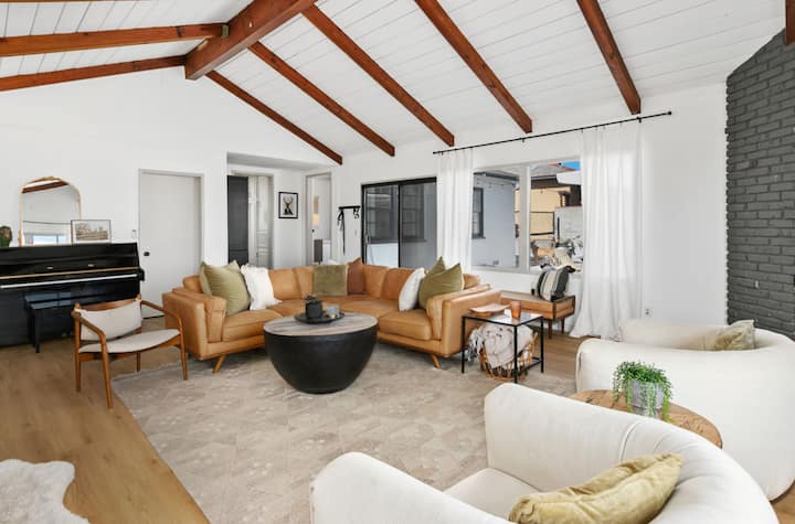 Furnished Mid-century Modern Hom - Imperial Beach, CA