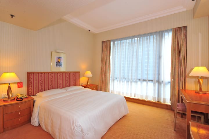 Two-bedroom Serviced Apartments In Taikoo - Hong Kong