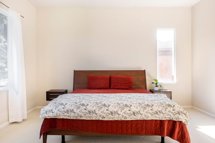 Elegant Cozy Room With Private Bathroom - Antioch, CA