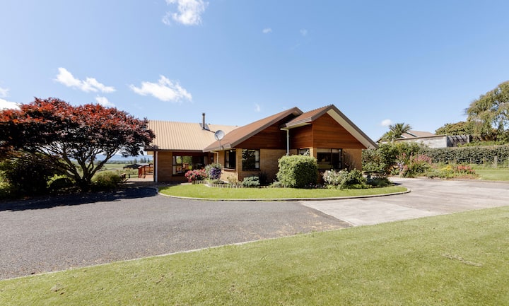 Modern Living - Country Setting - Matamata