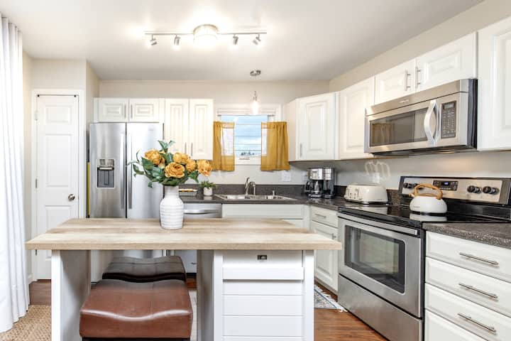 Peaceful Anchorage Retreat Near Shops & Dining - Anchorage, AK