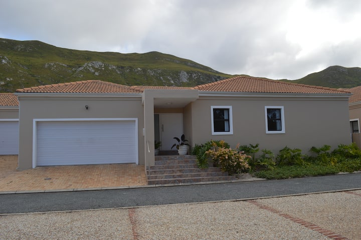 Sophisticated, Spacious Family - Onrus