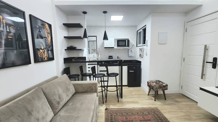 Charmoso E Compacto 2 Quartos Em Copa/ Ipanema - Ipanema