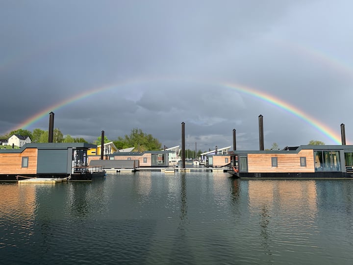 Hausboot Auf Der Maas - Roermond