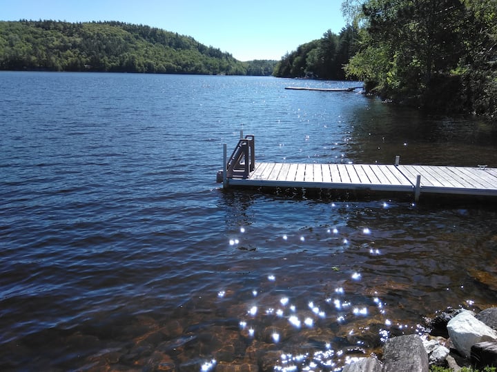 Cute Retreat - Charmant Chalet - Gatineau