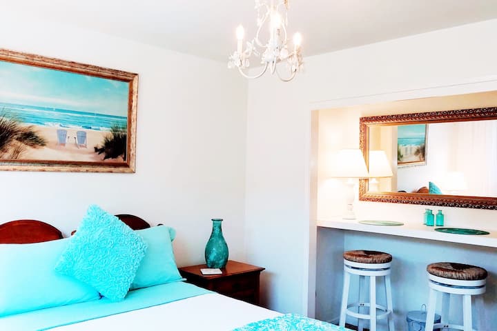 Tropical Retreat Close To Beach - Arroyo Grande, CA