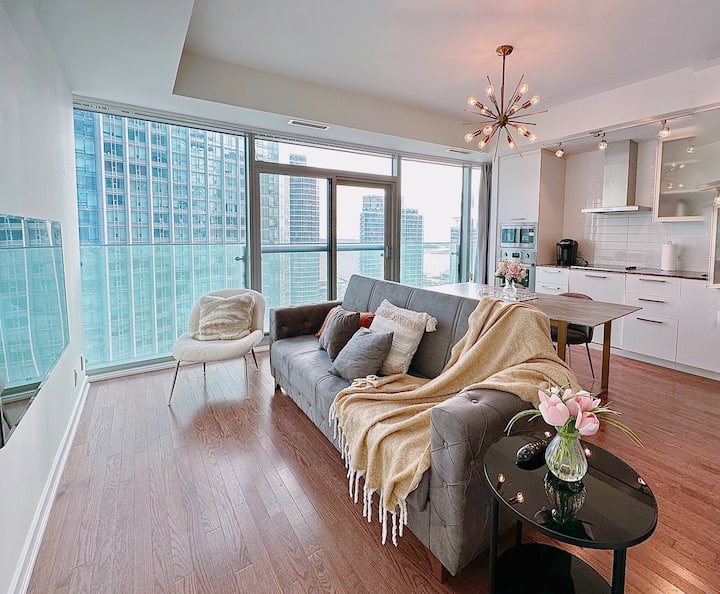 Lake View Condo Near Cn Tower - トロント