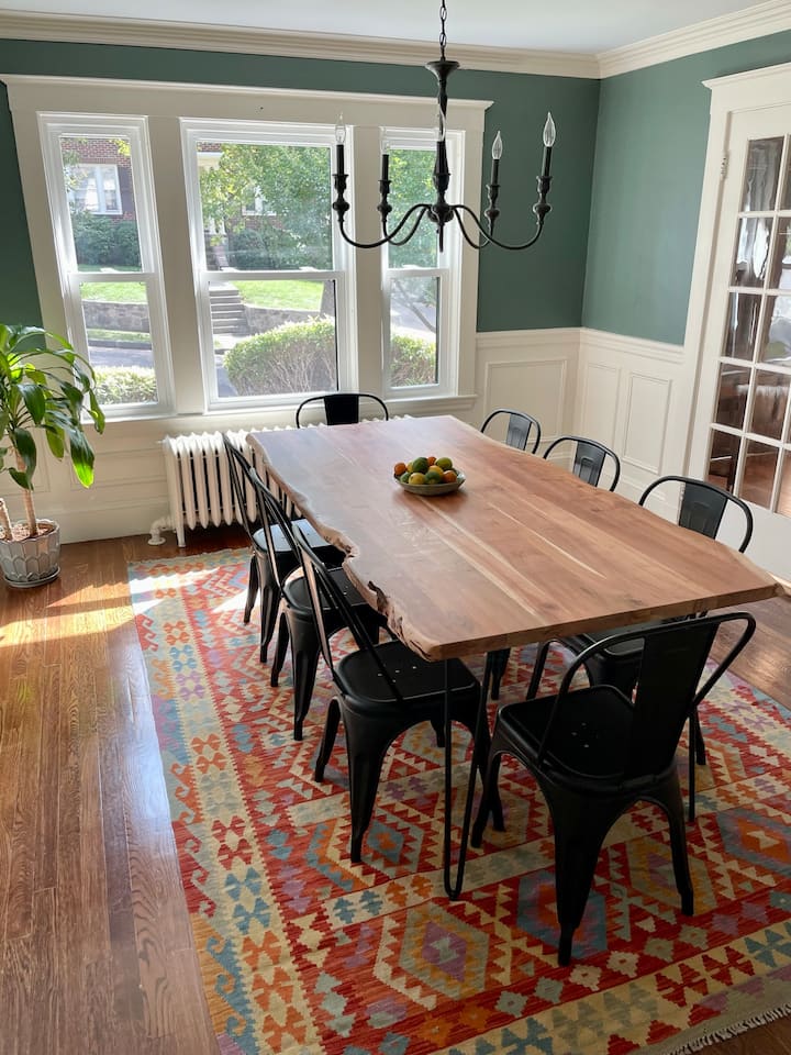 Large Single Family House, Home Away From Home - Newton, MA