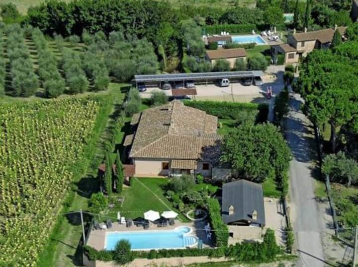 Large Estate For 36, Pool, Lake - Castiglione del Lago
