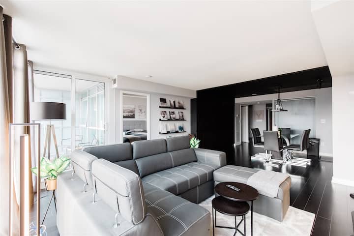 Spacious + Modern 4 Bed 2 Bath - Toronto