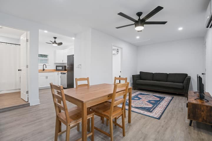 Cottage W/ Creature Comforts - Tampa, FL