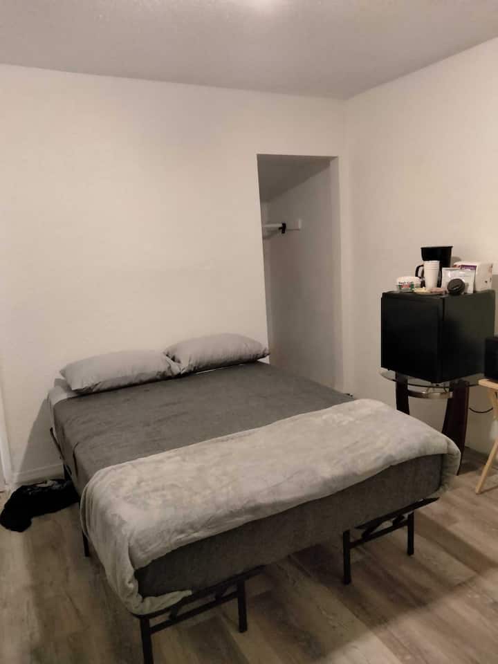 Wi-fi Lock Queen Bed Ac Motel Room 340 - Barstow