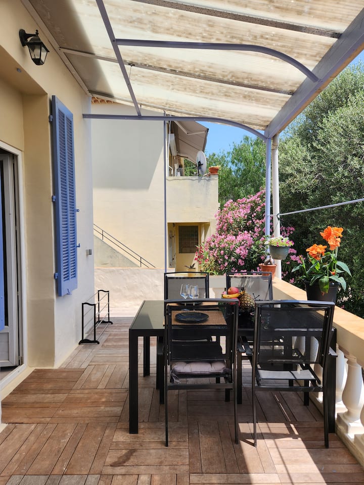 Appartement T2 Avec Terrasse - Bormes-les-Mimosas