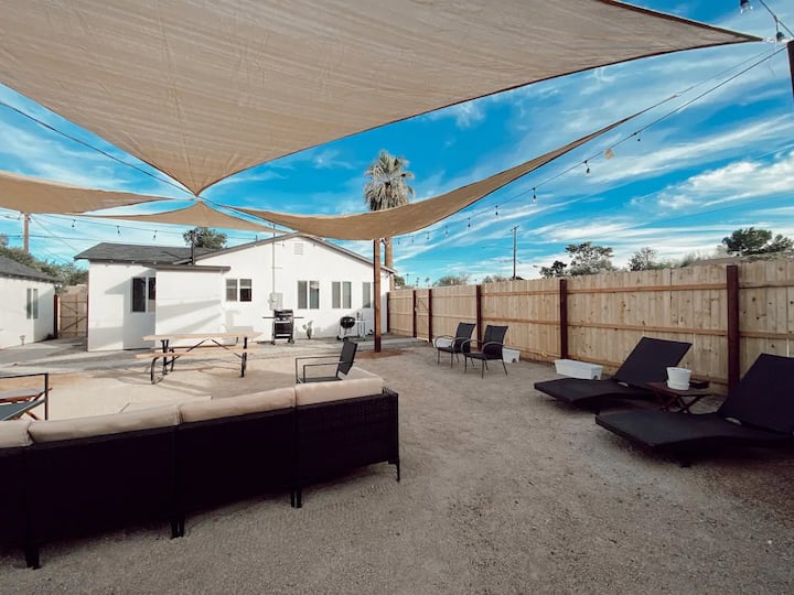 Chic One Bedroom Oasis W Private Yard - Phoenix, AZ