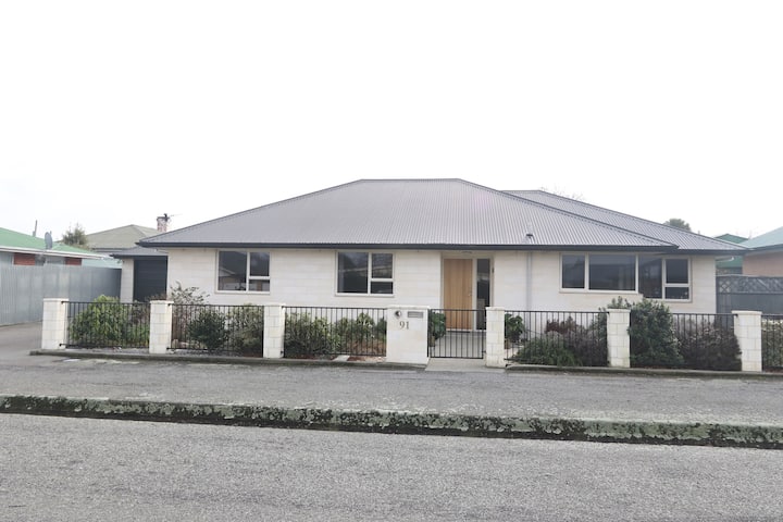Bigger Room Beautiful Little House In Town Center - Ashburton