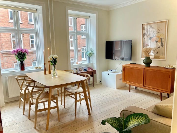 Hyggelig Og Central Lejlighed Med Altan - Copenaghen