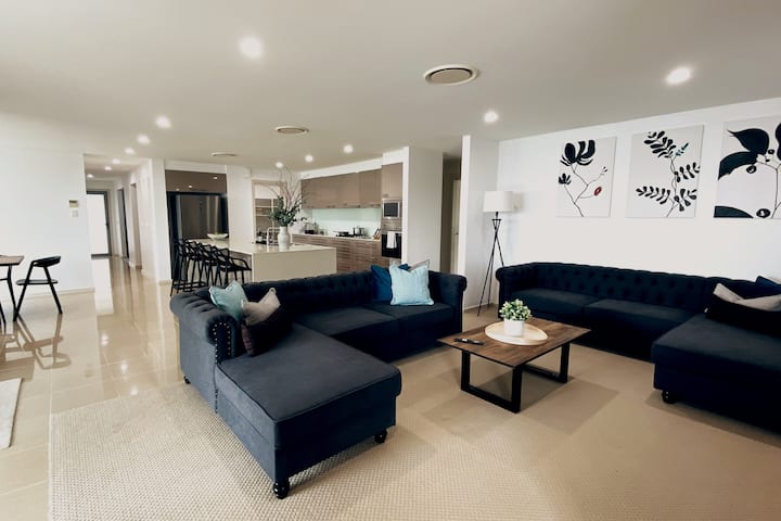 House On The Hill - Armidale